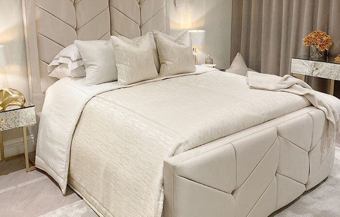 Ashton Bedroom: Luxury Neutrals & Golds Collection – Rowen Homes