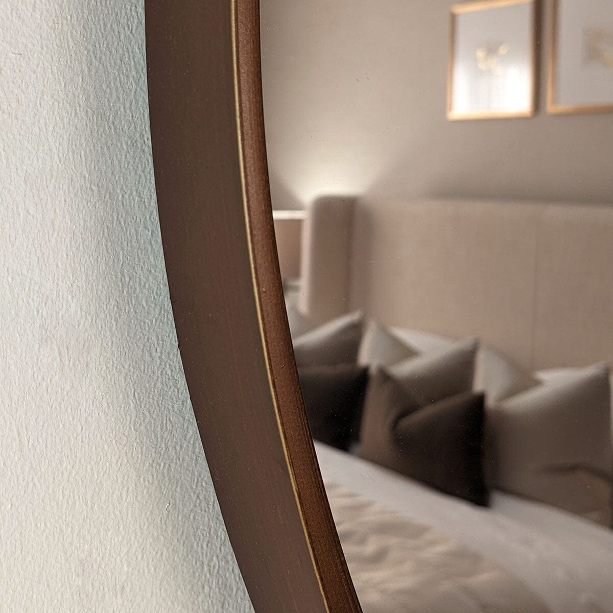Akira Bronze Round Wall Mirror - Sleek & Sophisticated Design – Rowen Homes