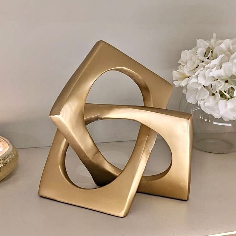Gold home decor accessories store