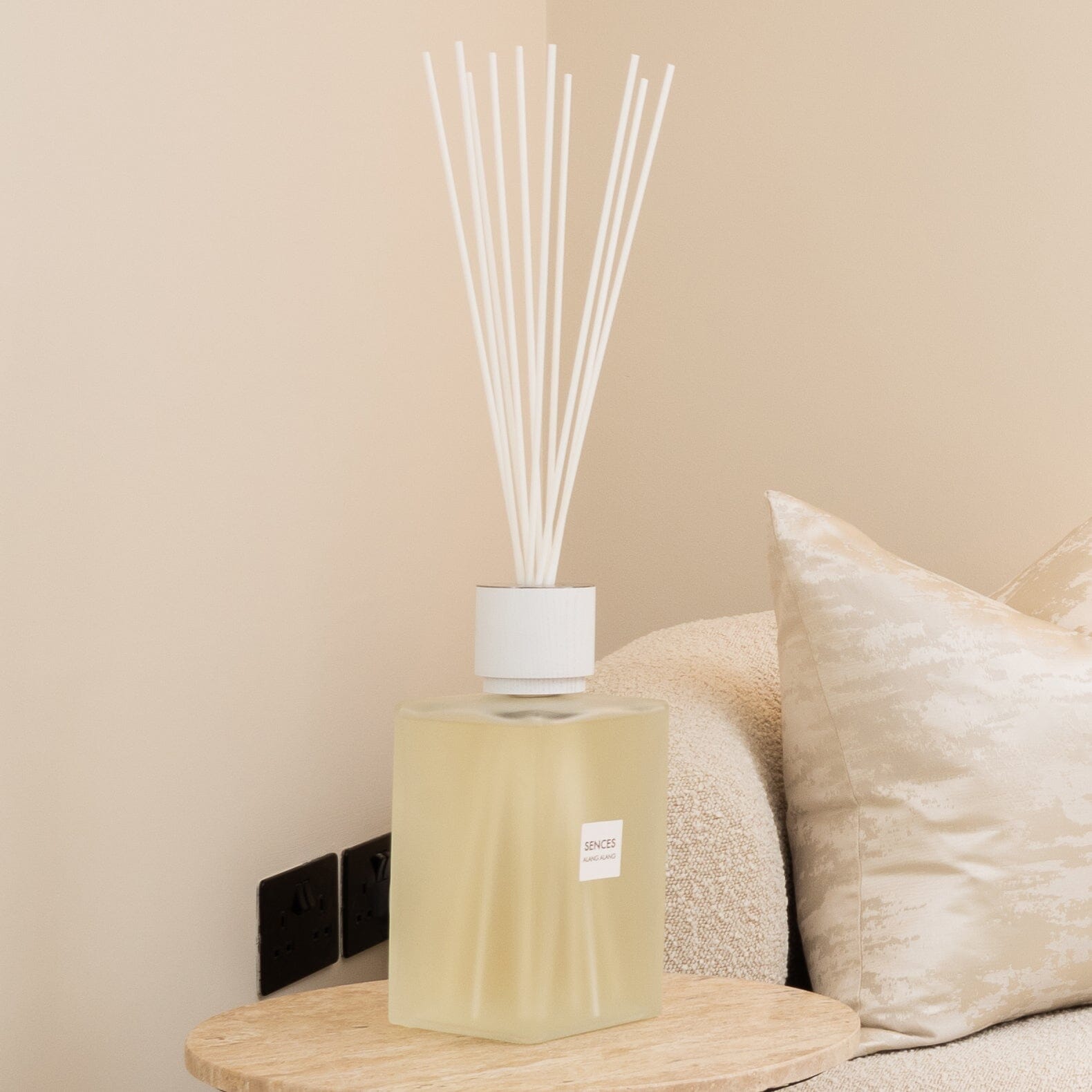 White Alang Alang XL Statement Reed Diffuser- 2200ml – Rowen Homes