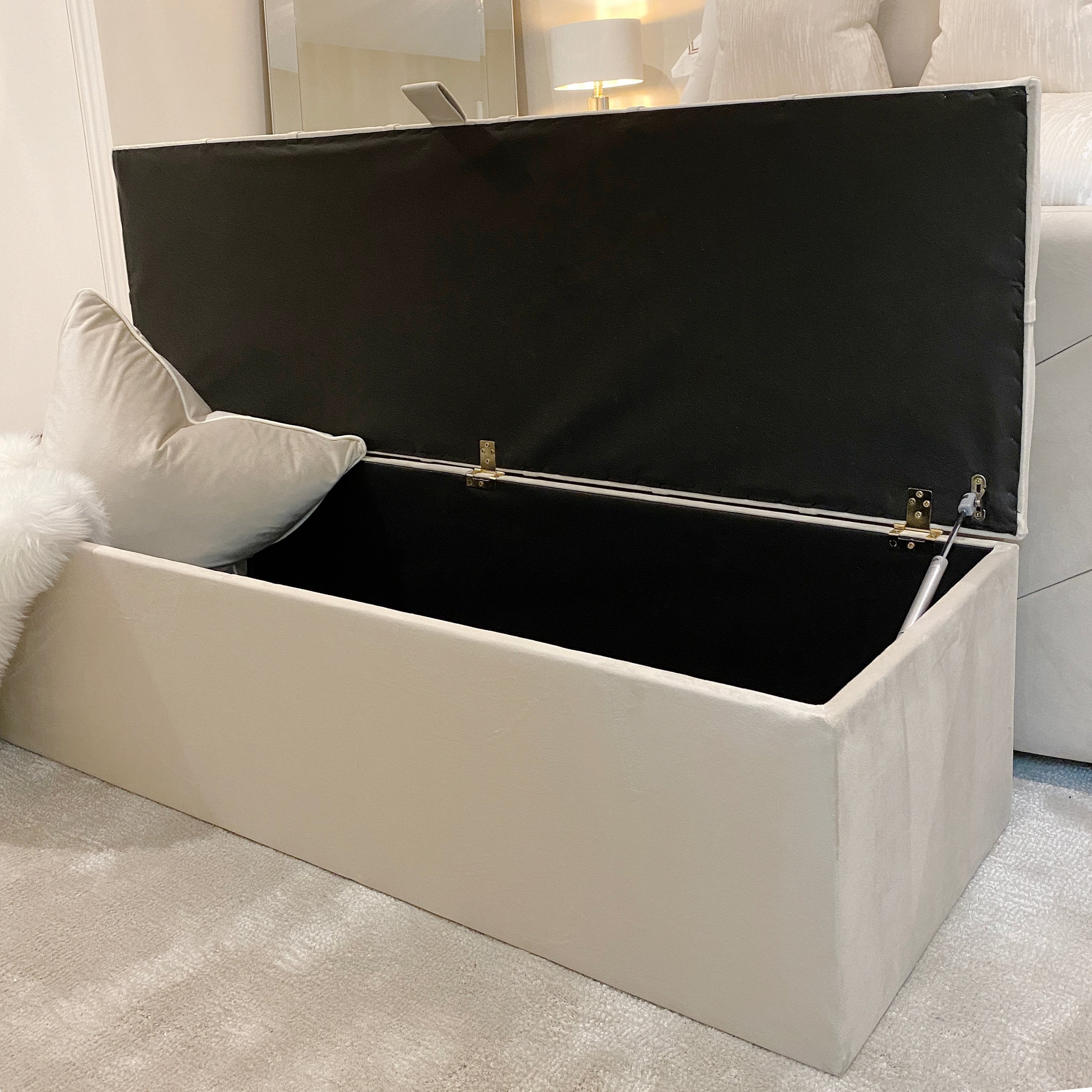 Belvoir Vanilla Buttoned Ottoman Box – Rowen Homes